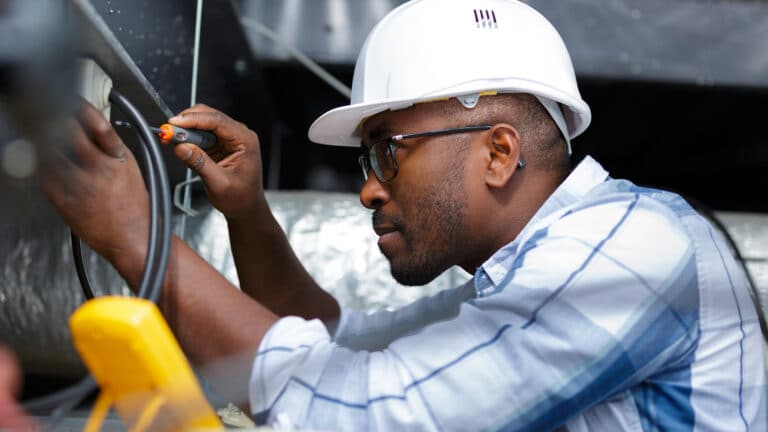 What is Scheduled Maintenance? (Benefits, Examples & Calculating SMCP ...